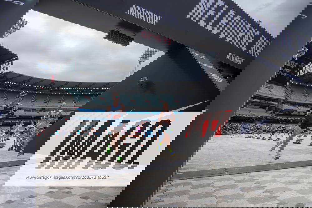 October 15, 2023, Melbourne, Australia: Runners arriving at the finish ...