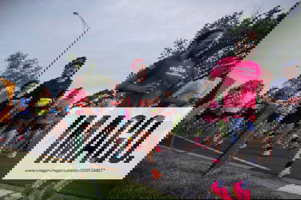 Melbourne, Australia: runners during the Melbourne Marathon 2023 ...