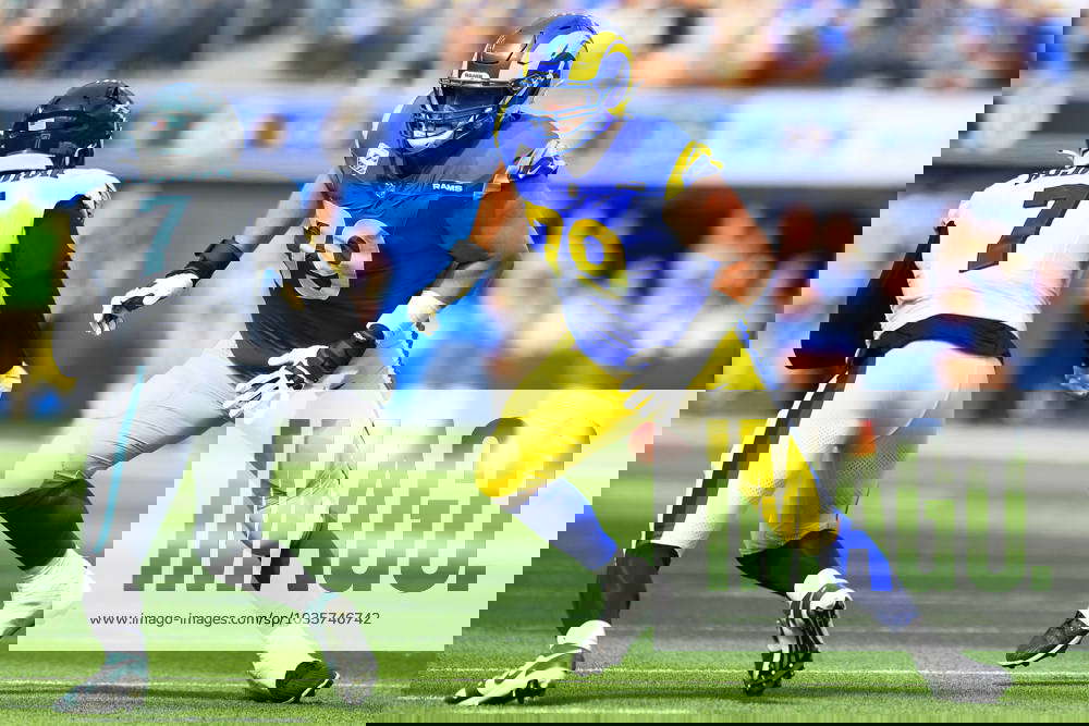 INGLEWOOD, CA - OCTOBER 08: Los Angeles Rams offensive lineman Rob ...