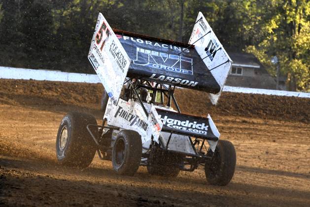 PUTNAMVILLE, IN - OCTOBER 10: Kyle Larson Paul Silva Motorsports wins ...