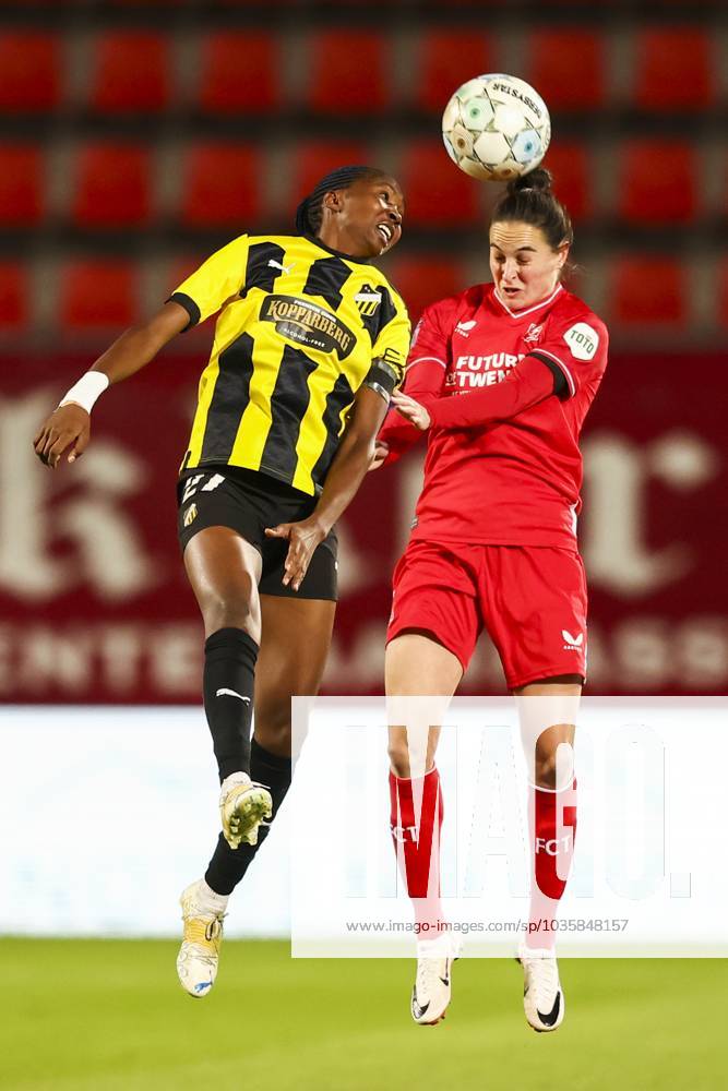 ENSCHEDE - Aisha Masaka of BK Hacken, Caitlin Dijkstra of FC Twente ...