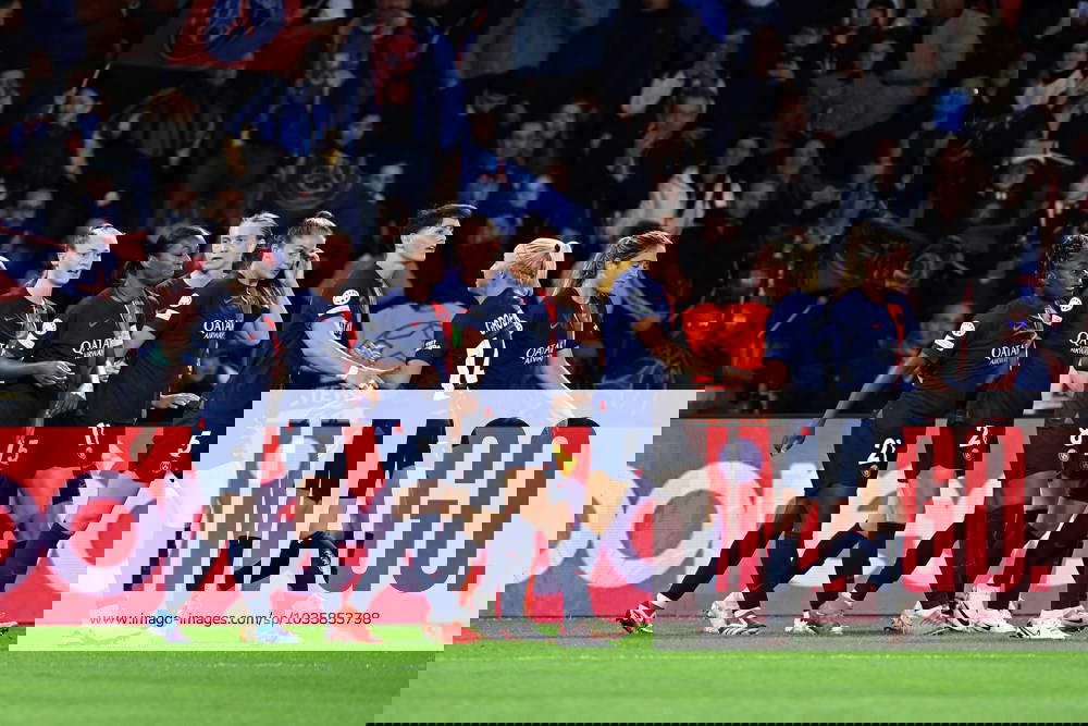 Joie des joueuses du PSG apres le but de Sandy Baltimore ( 21 - PSG ) - FOOTBALL : PSG vs