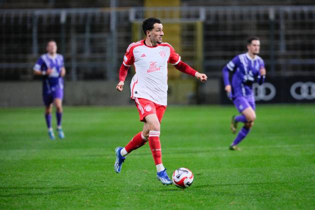 Dion Berisha 11, FC Bayern München II on the ball, FC Bayern II v ...