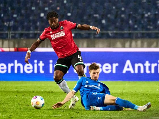 Duel Luca Schuler 1 FC Magdeburg 26 and Derrick Koehn Hannover 96 18 ...