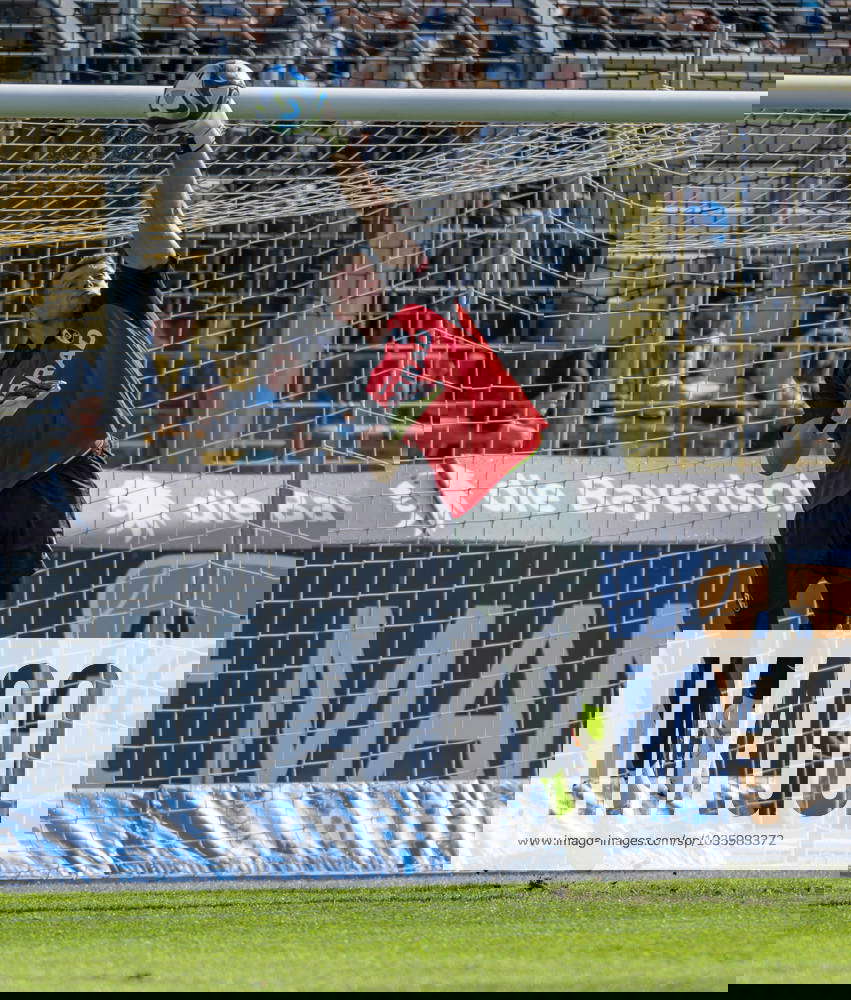 Benjamin Uphoff Goalkeeper, SC Freiburg II, 1 at Aufwaermen GER, TSV ...