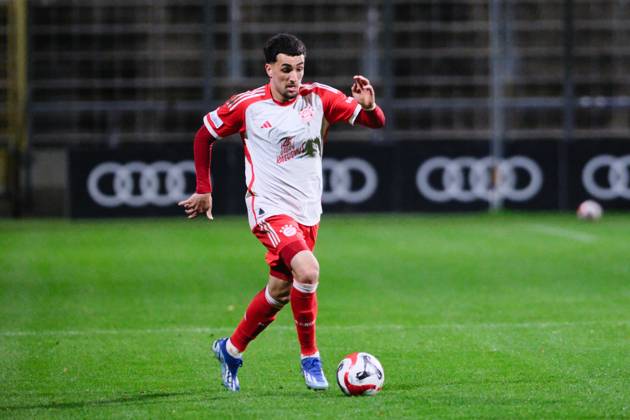 Dion Berisha 11, FC Bayern München II on the ball, FC Bayern II v ...