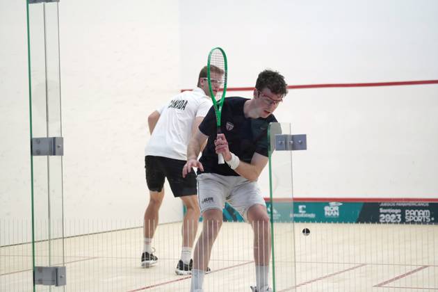 SANTIAGO, CHILE - NOV 03: Nicole Bunyan y George Crowne de Canada se ...