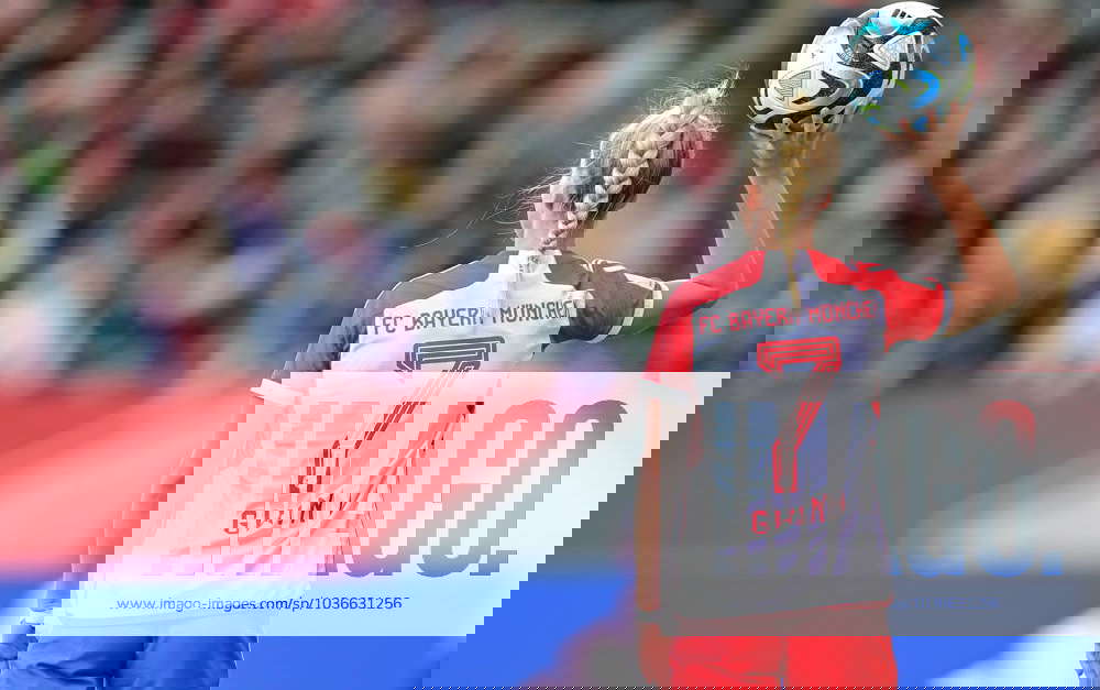 Giulia Gwinn FC Bayern Munich, FCB, 7 at throw-in, single image, action ...