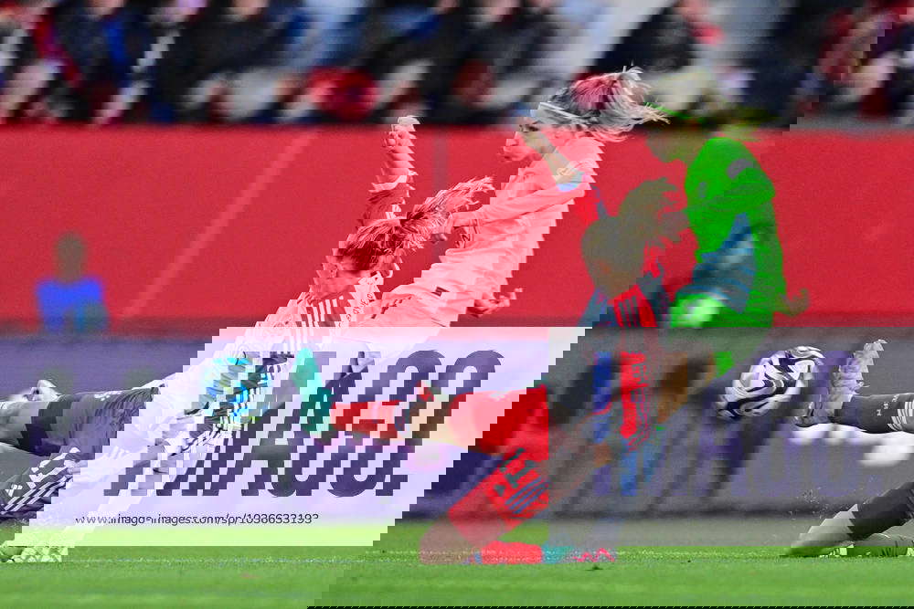 v li Lea Schüller FC Bayern Munich, FCB, 11 Kathrin Julia Hendrich ...