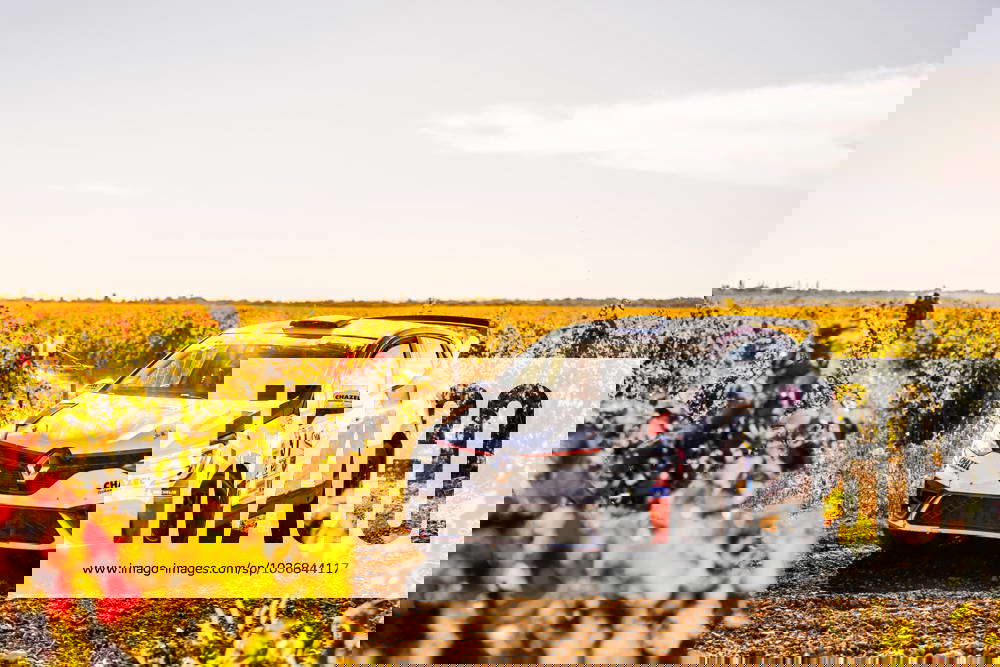 37 AUTAJON GIRARD Robin, BARD Jerome, Renault Clio Rally3, action ...