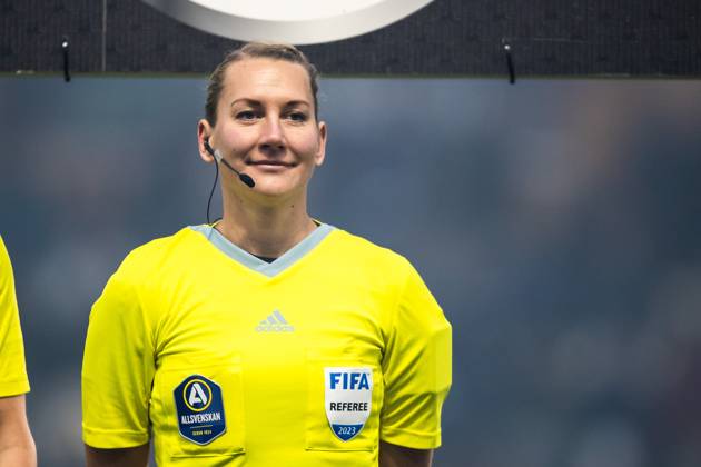 Referee Tess Olofsson before the Allsvenskan football match between ...