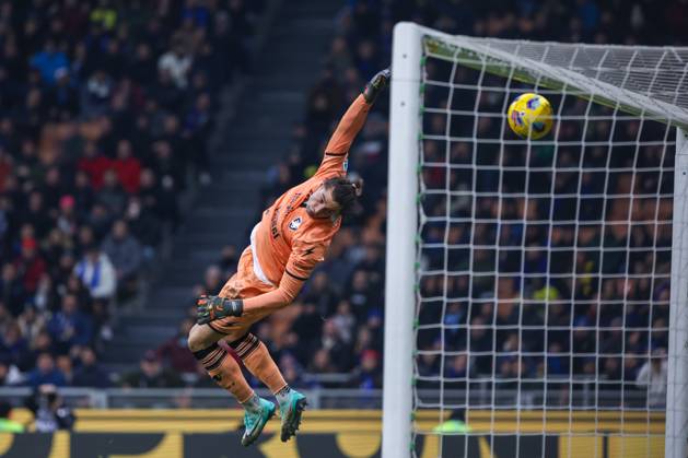 Stefano Turari of Frosinone Calcio seen in action during Serie A 2023 ...