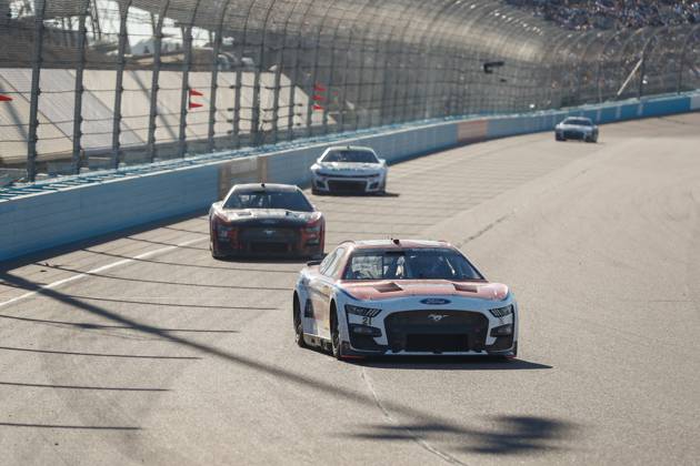 AVONDALE, AZ - NOVEMBER 05: Harrison Burton ( 21 Motorcraft Quick Lane ...