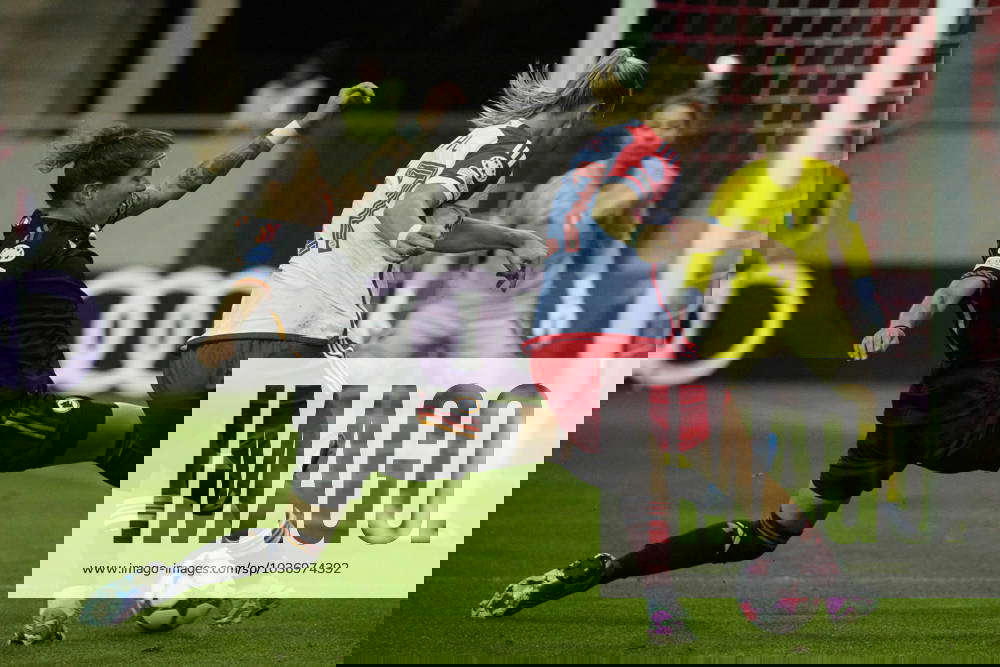 LINARI Elena AS Rome 32 , BÜHL Klara FC Bayern 17 , 2023 24 CL Women FC ...