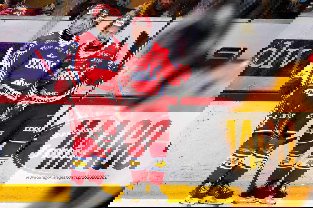 231116 Timras Jonathan DahlÃ n and Magnus Pääjärvi celebrate after 2 0 during the SHL ice hockey