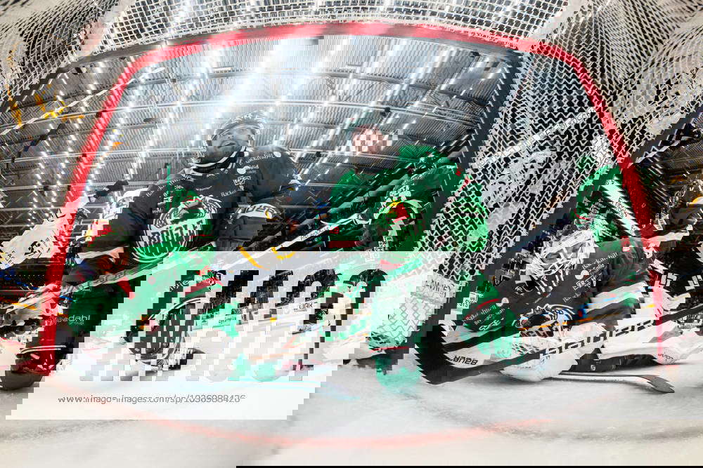 231116 Rögles goalkeeper Petr Kvaca and Thomas GrÃ goire are depressed ...