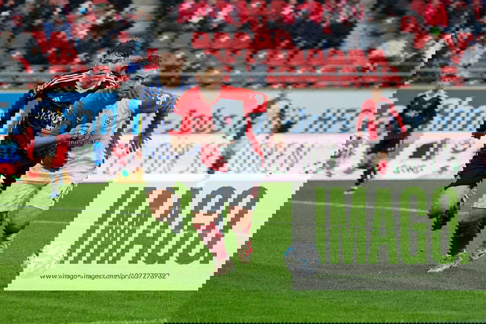 Luca Kerber FCS, 33, Dominic Baumann HFC, 28, Hallescher FC 1 FC ...