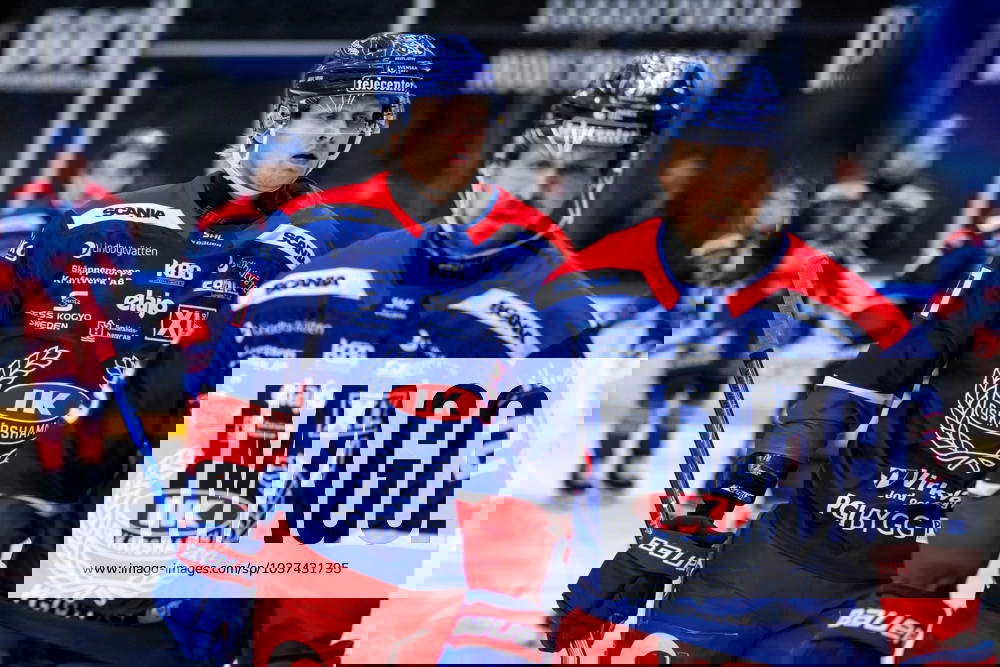 231128 Oskarshamns Hampus Karlsson and Johannes Salmonsson dip during the SHL ice hockey match