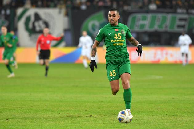 HANGZHOU, CHINA - NOVEMBER 29: Leonardo Nascimento Lopes de Souza 45 of ...
