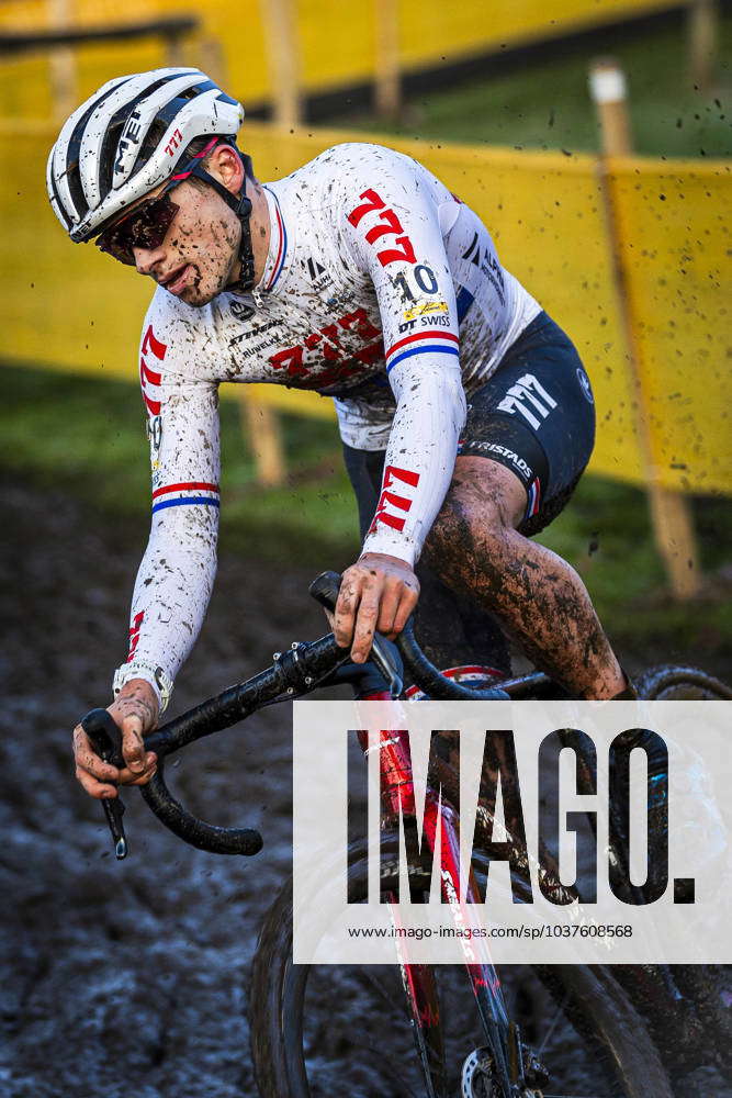 10 MASON CAMERON ELITE CYCLOCROSS REDS DURING THE SCHORRECROSS BOOM ...