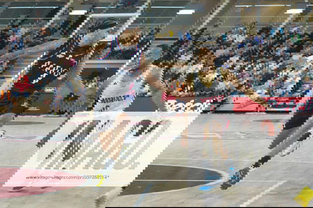 Elie Okobo (AS Monaco) - Tyson Ward (Paris) BASKETBALL : Monaco vs ...