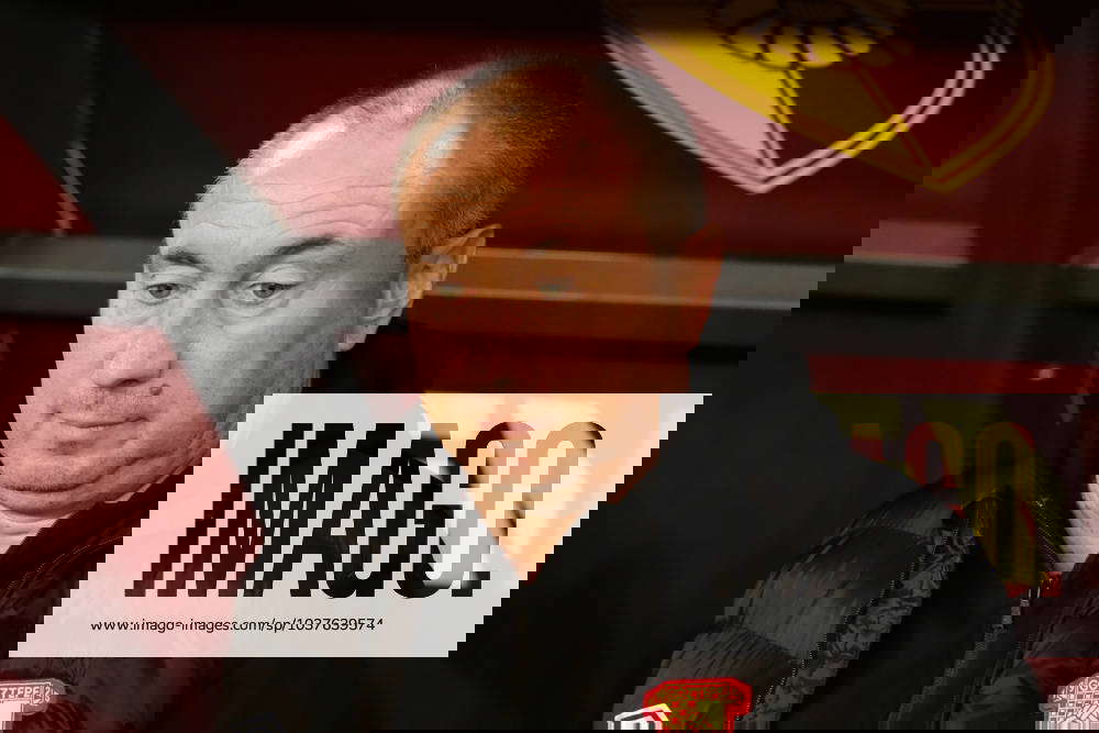 Coach Stanimir Stoilov of Goztepe during the TFF 1st League match ...