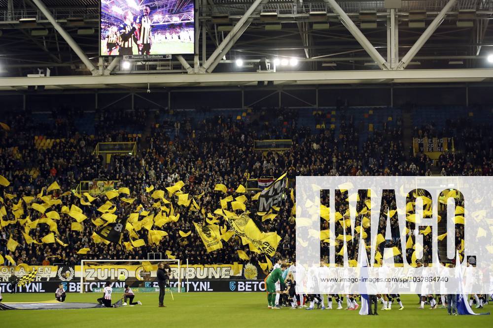 ARNHEM - Atmosphere action Vitesse fans during the Dutch Eredivisie ...