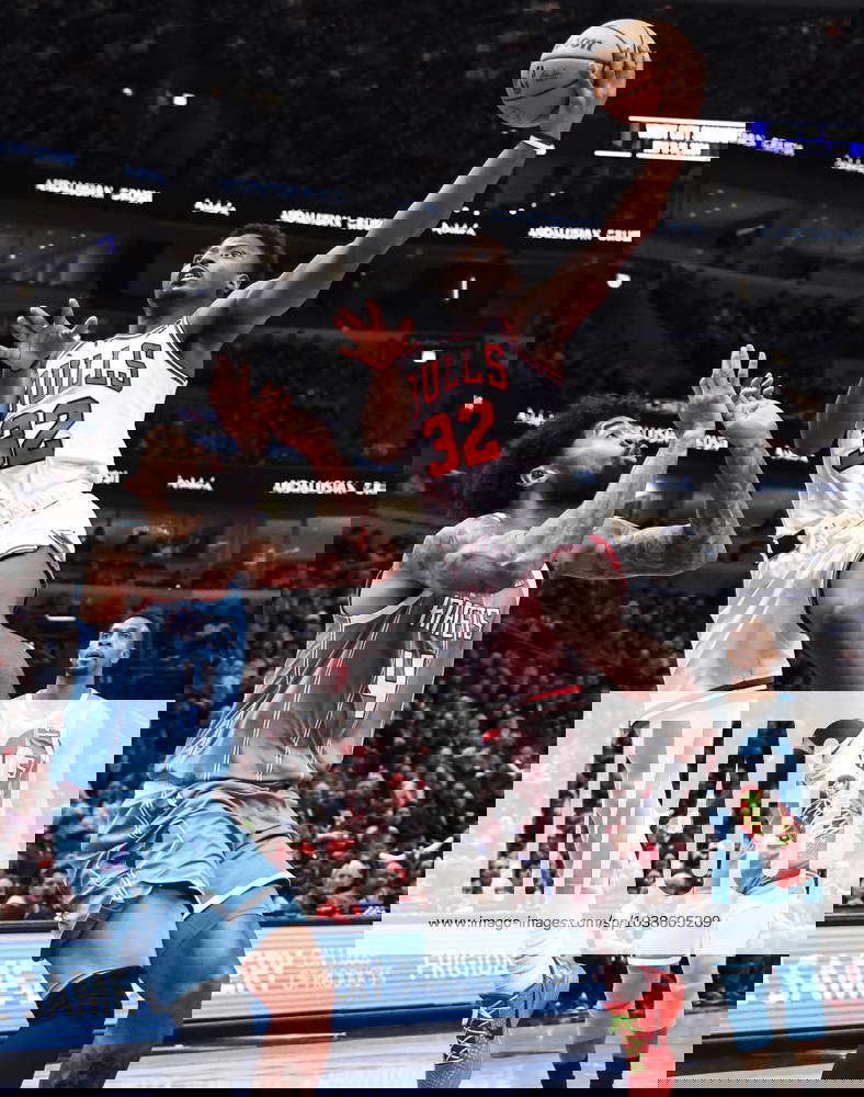 CHICAGO, Jan. 6, 2024 -- Chicago Bulls forward Terry Taylor drives to ...