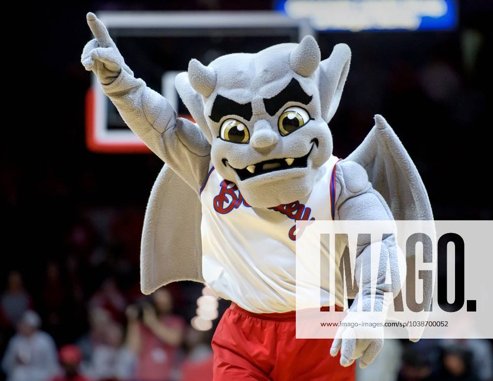 Syndication: Peoria Journal Star Bradley mascot Kaboom! cheers on the ...