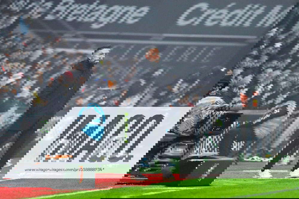 Farioli Francesco ( coach Nice ) during the Ligue 1 match between Stade ...