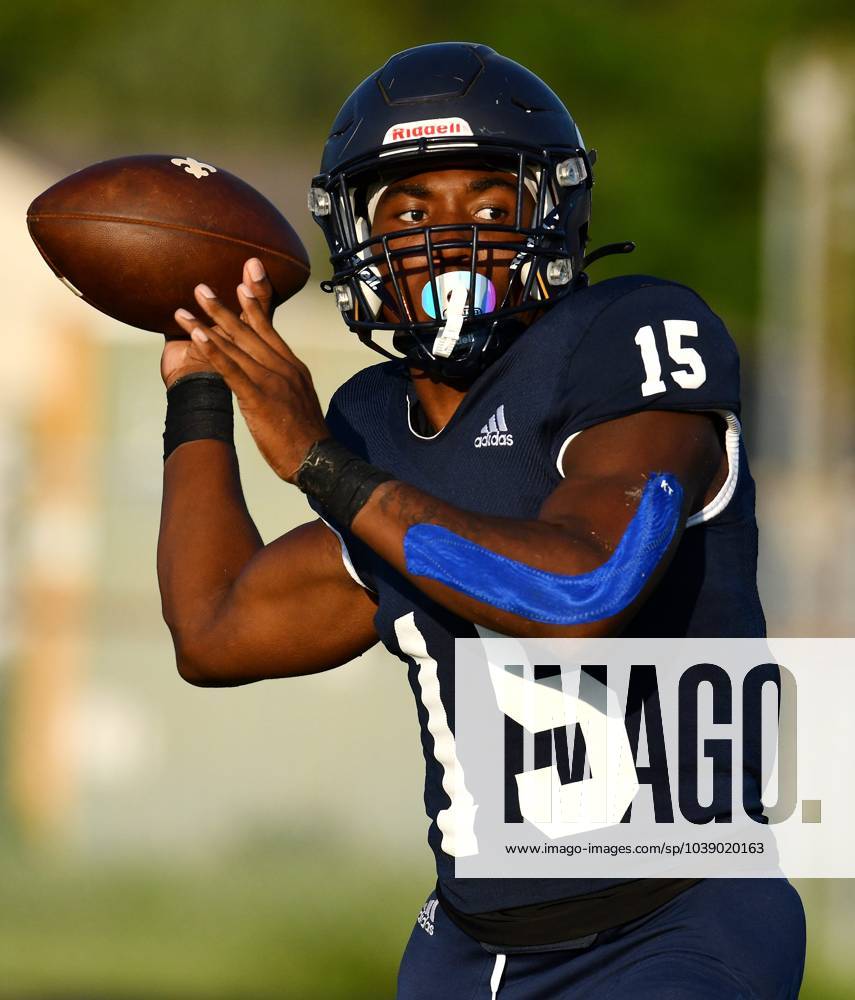 Syndication: Florida Times-Union Sandalwood quarterback (15 ...