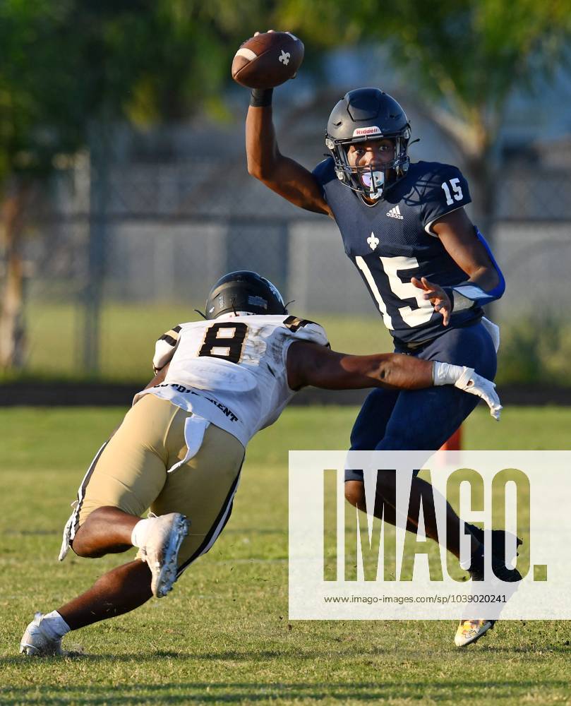 Syndication: Florida Times-Union Sandalwood s quarterback (15 ...