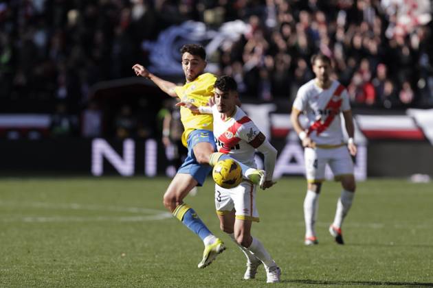 MADRID, SPAIN - JANUARY 20: Oscar Valentin of Rayo Vallecano during the ...