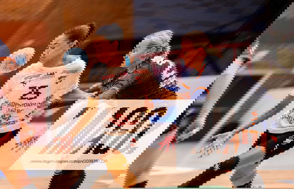 Lugis Lovisa Liljenberg and Kristianstads Lea Gruber during the ...