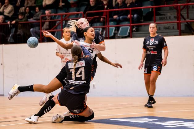 240122 Lugis Lovisa Liljenberg and Kristianstads Lea Gruber during the ...