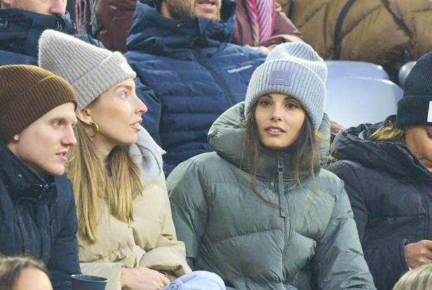 Leon GORETZKA, FCB 8 Freundin Mathea Fischer, in action in the Super ...