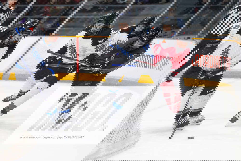 OTTAWA, ON - JANUARY 23: Toronto Forward Alexa Vasko (10) battles ...