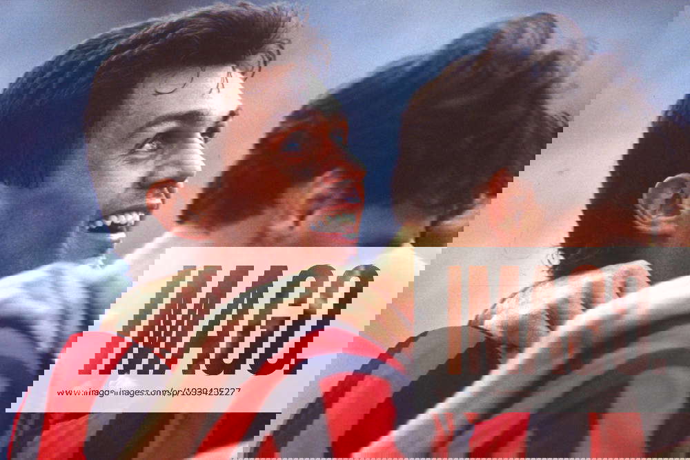 PAOLO MALDINI, MARCO VAN BASTEN, Milan, Serie A, 1990-91, Esultanza ...