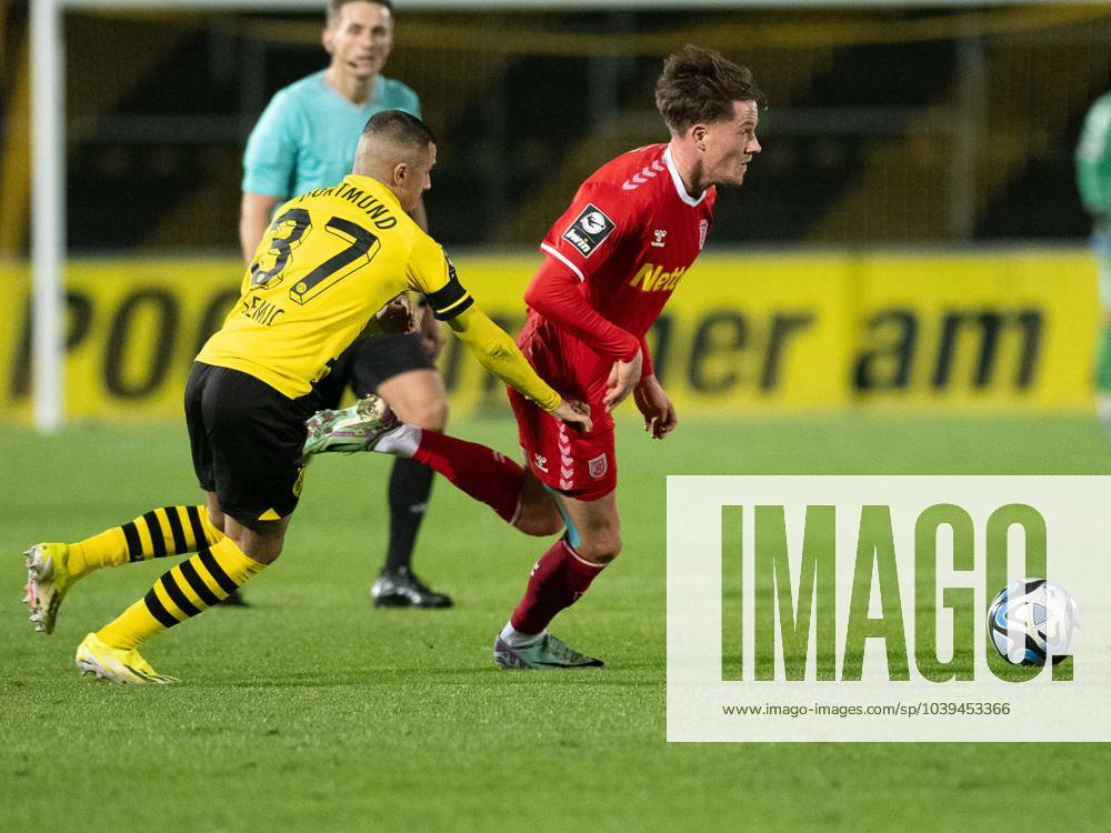 Christian Viet SSV Jahn Regensburg, 10 passes Lion Semic BVB U23, 37 ...