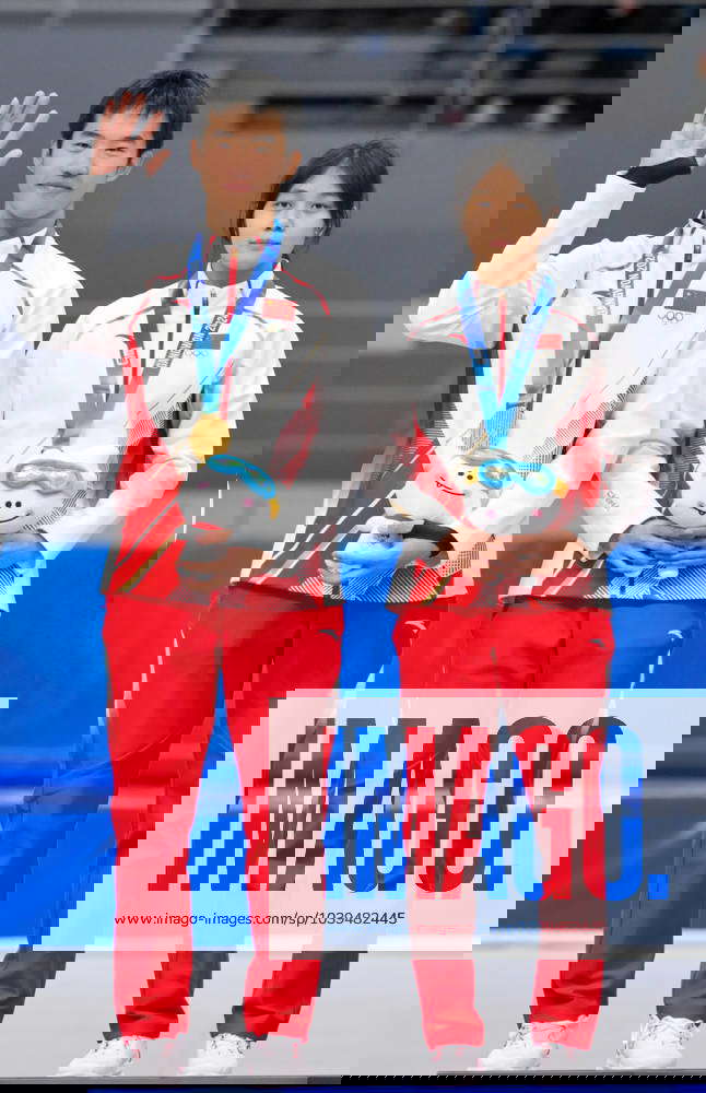 GANGNEUNG, Jan. 25, 2024 -- Pan Baoshuo and Liu Yunqi of team China ...