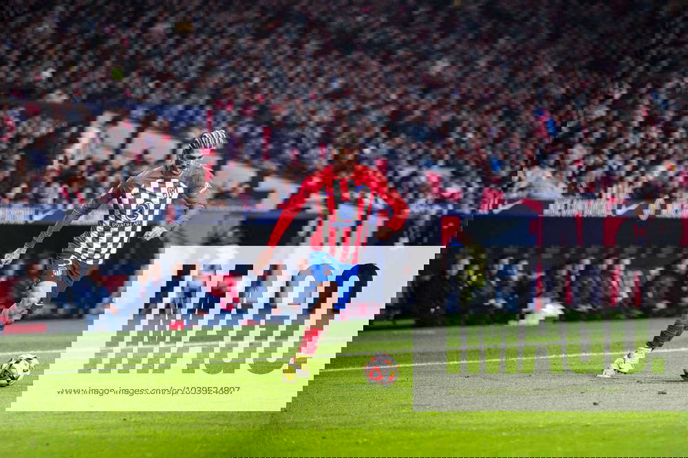 Spanish Cup soccer match - Atletico Madrid vs Sevilla Rodrigo De Paul ...