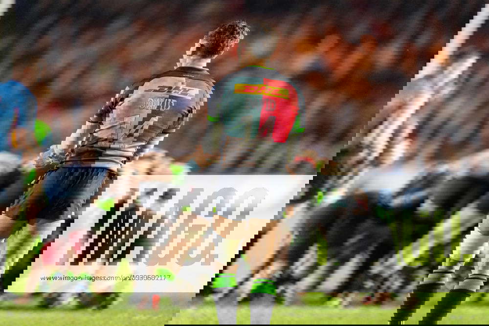 Nick David of Harlequins watches the scrum during the Gallagher ...