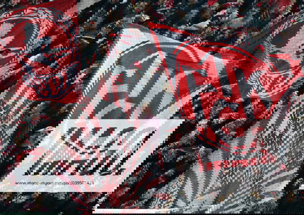 FC Kaiserslautern Fahne, Flagge, Ultras, Fans 26 01 2024, Fußball, 2 ...