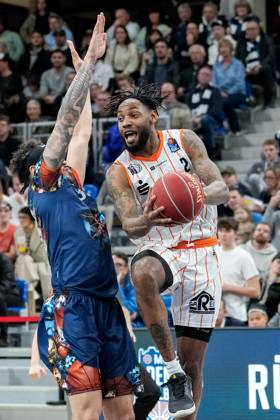 v li Jeffrey Carroll Heidelberg, 30, Jeff Garrett Chemnitz, 2, duel ...