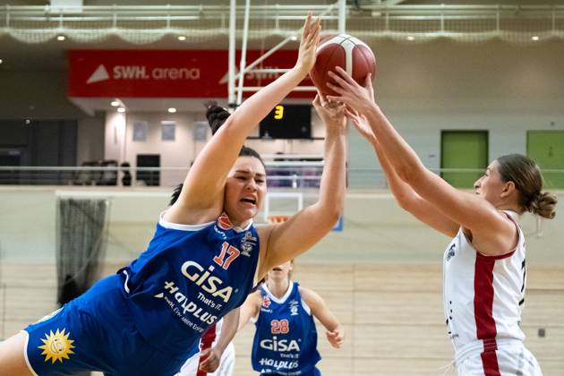 Elea Gaba Lions, 17 , Laura Stockton Hannover, 11 , Gisa Lions MBC vs ...
