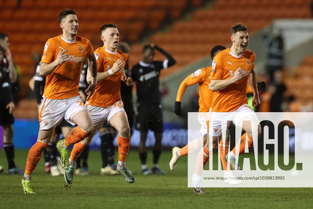 Blackpool players celebrate winning the penalty shoot out Blackpool v ...