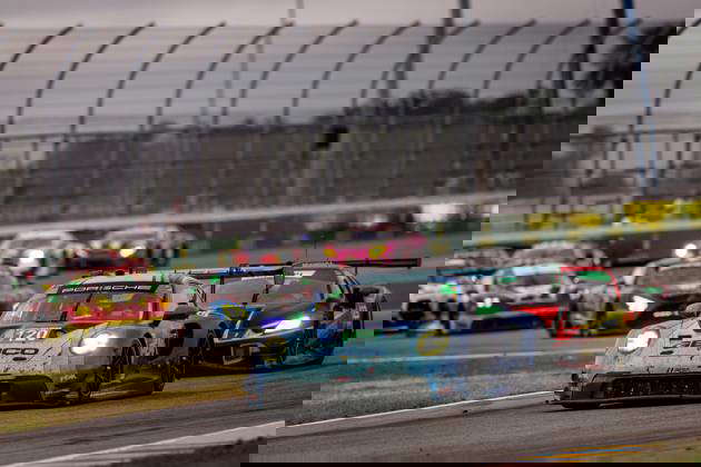 120 Porsche 911 GT3 R, Wright Motorsports Adam Adelson, Elliott Skeer ...