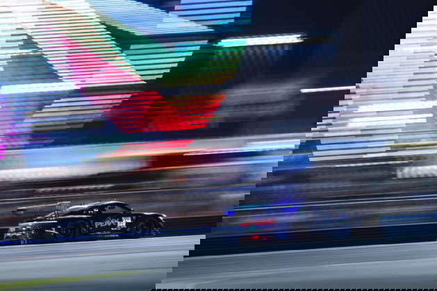 120 Porsche 911 GT3 R, Wright Motorsports Adam Adelson, Elliott Skeer ...