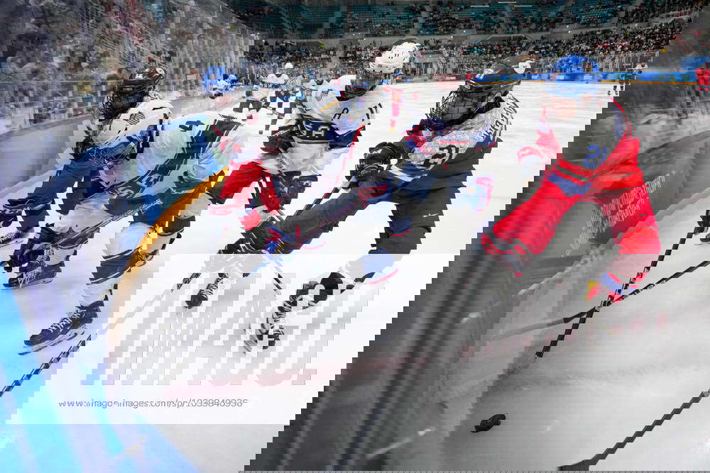 (240131) -- GANGNEUNG, Jan. 31, 2024 -- Filip Novak (1st L), Simon Katolicky (1st R) of the Czech