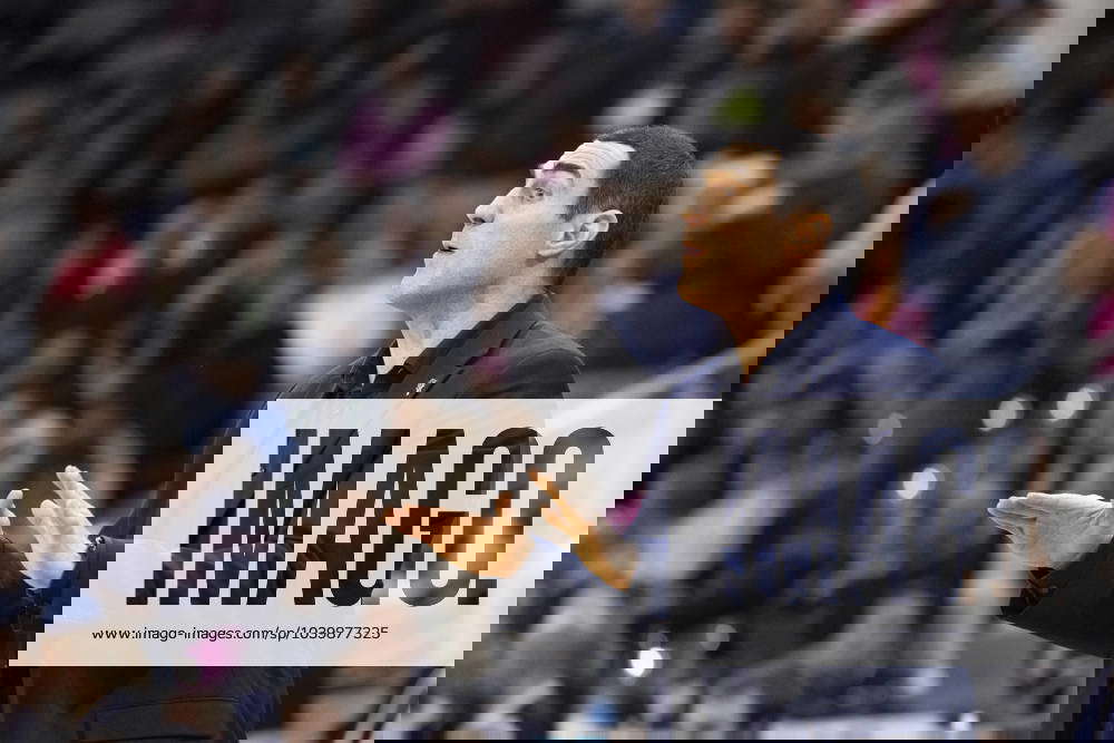 Head Coach Roel MOORS BON, mi, gesture, calm, calm final score 80 75 ...